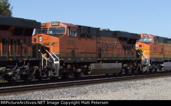 BNSF 6690